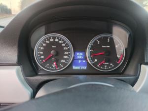 Grey BMW 330 2007 in Taurage, with an engine capacity of 3.00 L and mileage of 386 thousand km for 6200 €, photo 9 on AUTOMOTO.COM.LV
