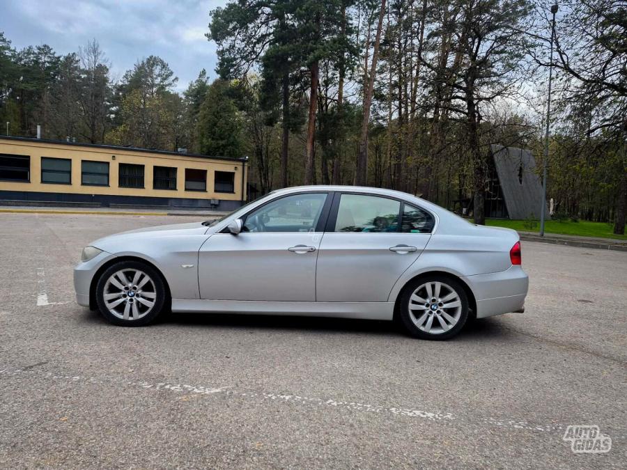 Grey BMW 330 2007 in Druskininkai, with an engine capacity of 3.00 L and mileage of 265 thousand km for 5700 €, photo 3 on AUTOMOTO.COM.LV