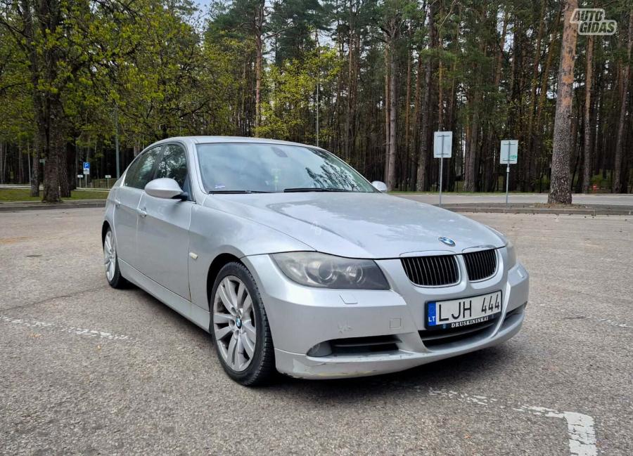 Grey BMW 330 2007 in Druskininkai, with an engine capacity of 3.00 L and mileage of 265 thousand km for 5700 €, photo 8 on AUTOMOTO.COM.LV