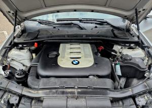 Grey BMW 330 2007 in Druskininkai, with an engine capacity of 3.00 L and mileage of 265 thousand km for 5700 €, photo 11 on AUTOMOTO.COM.LV