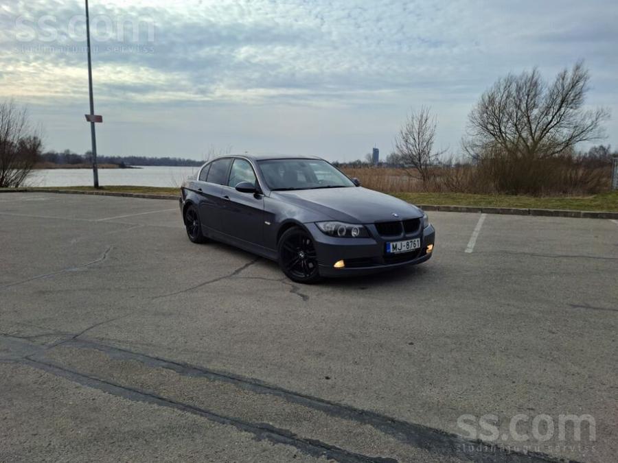 Pelēks BMW 330 2007 Rīga, ar dzinēja tilpumu 3.00 L un nobraukumu 425 tūkst. km par 4100 €, foto 3 vietnē AUTOMOTO.COM.LV