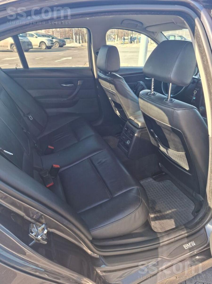 Pelēks BMW 330 2007 Rīga, ar dzinēja tilpumu 3.00 L un nobraukumu 425 tūkst. km par 4100 €, foto 12 vietnē AUTOMOTO.COM.LV