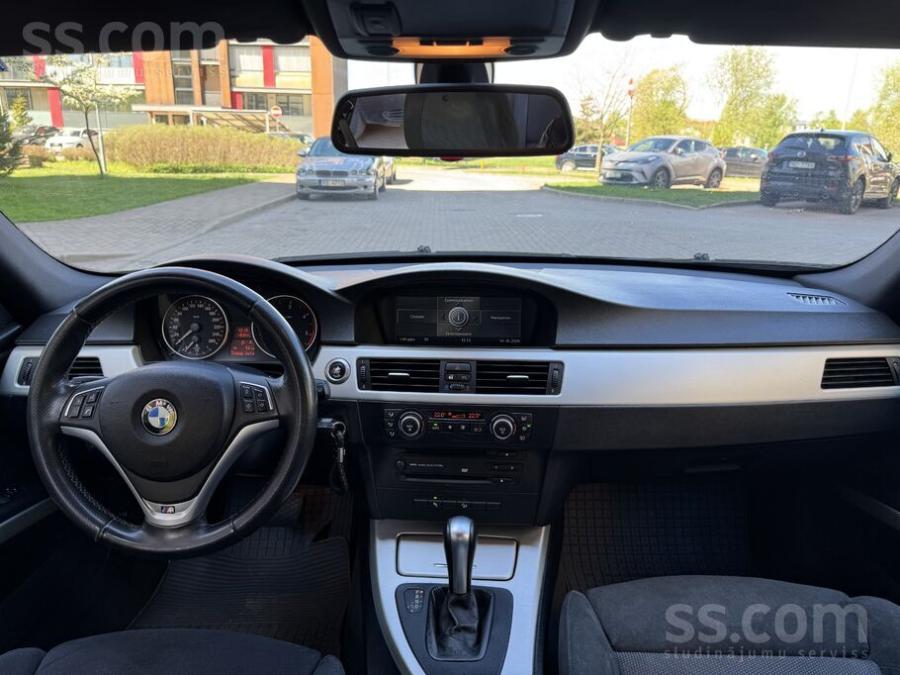 Pelēks BMW 330 2007 Rīga, ar dzinēja tilpumu 3.00 L un nobraukumu 369 tūkst. km par 4990 €, foto 7 vietnē AUTOMOTO.COM.LV