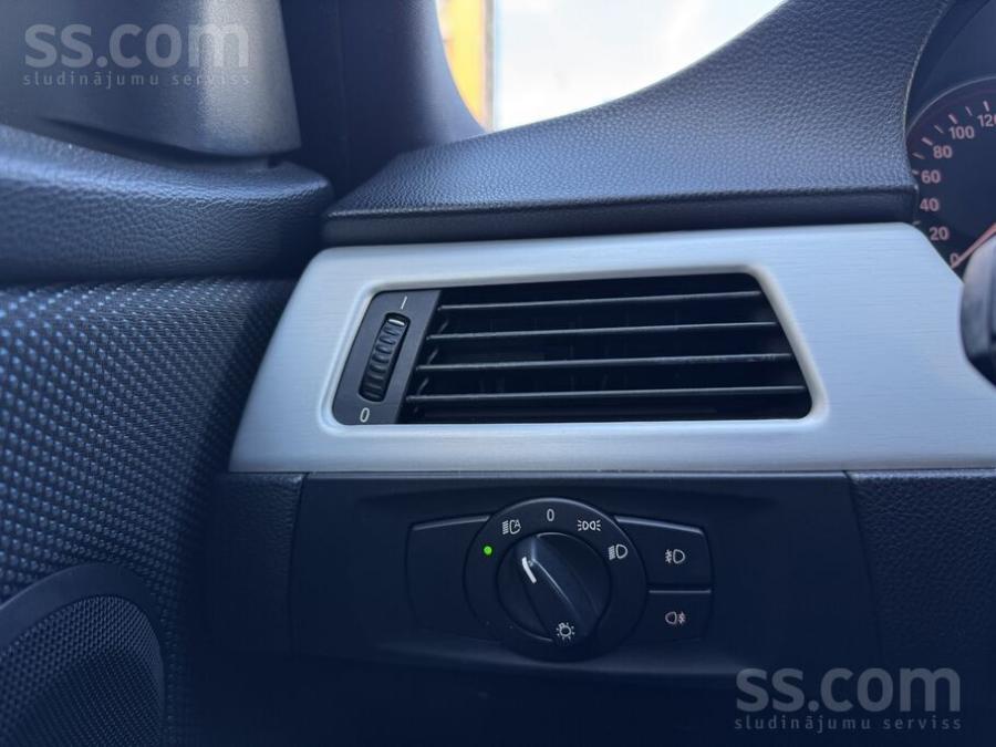 Pelēks BMW 330 2007 Rīga, ar dzinēja tilpumu 3.00 L un nobraukumu 369 tūkst. km par 4990 €, foto 19 vietnē AUTOMOTO.COM.LV