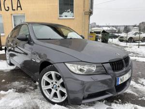 Grey BMW 330 2007 in Riga, with an engine capacity of 3.00 L and mileage of 324 thousand km for 3990 €, photo 3 on AUTOMOTO.COM.LV