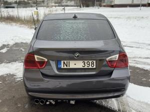 Grey BMW 330 2007 in Riga, with an engine capacity of 3.00 L and mileage of 324 thousand km for 3990 €, photo 6 on AUTOMOTO.COM.LV