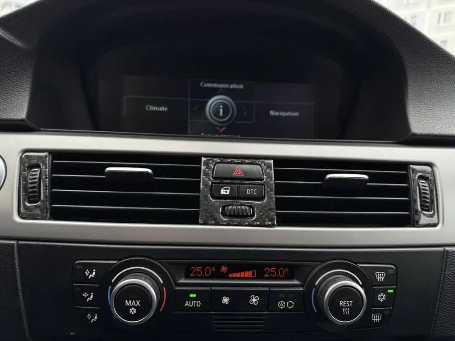 Grey BMW 330 2007 in Riga, with an engine capacity of 3.00 L and mileage of 324 thousand km for 3990 €, photo 15 on AUTOMOTO.COM.LV