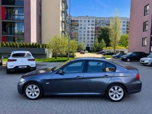 Pelēks BMW 330 2007 Rīga, ar dzinēja tilpumu 3.00 L un nobraukumu 369 tūkst. km par 6490 €, foto 3 vietnē AUTOMOTO.COM.LV