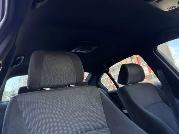 Pelēks BMW 330 2007 Rīga, ar dzinēja tilpumu 3.00 L un nobraukumu 369 tūkst. km par 6490 €, foto 10 vietnē AUTOMOTO.COM.LV