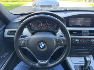 Pelēks BMW 330 2007 Rīga, ar dzinēja tilpumu 3.00 L un nobraukumu 369 tūkst. km par 6490 €, foto 17 vietnē AUTOMOTO.COM.LV