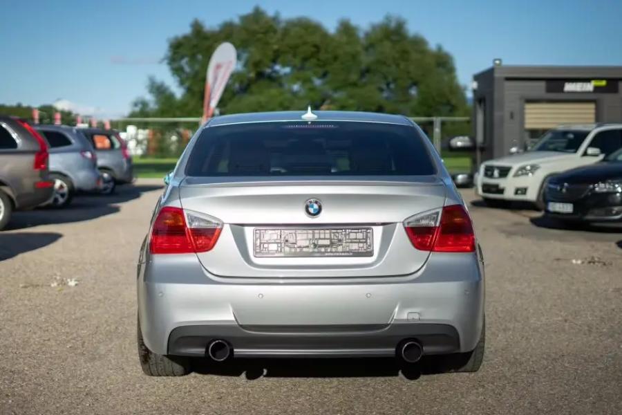Pelēks BMW 330 2007 Liepāja, ar dzinēja tilpumu 3.00 L un nobraukumu 308 tūkst. km par 5500 €, foto 4 vietnē AUTOMOTO.COM.LV