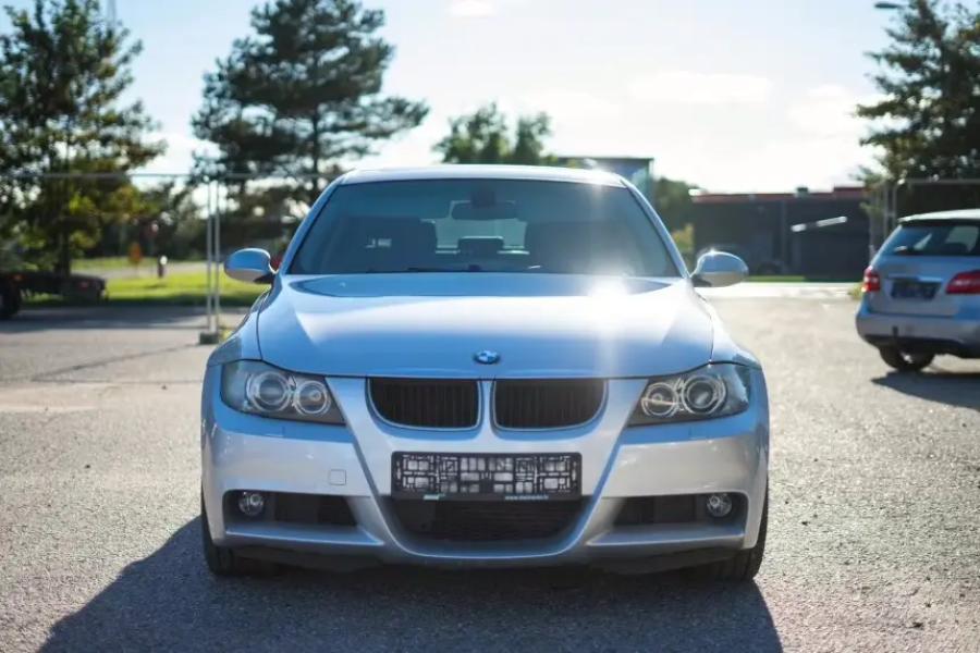 Pelēks BMW 330 2007 Liepāja, ar dzinēja tilpumu 3.00 L un nobraukumu 308 tūkst. km par 5500 €, foto 7 vietnē AUTOMOTO.COM.LV