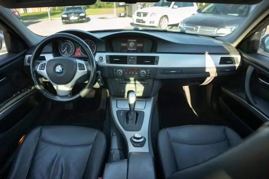 Pelēks BMW 330 2007 Liepāja, ar dzinēja tilpumu 3.00 L un nobraukumu 308 tūkst. km par 5500 €, foto 8 vietnē AUTOMOTO.COM.LV