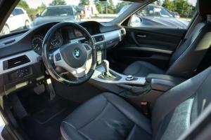 Pelēks BMW 330 2007 Liepāja, ar dzinēja tilpumu 3.00 L un nobraukumu 308 tūkst. km par 5500 €, foto 9 vietnē AUTOMOTO.COM.LV