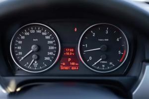 Pelēks BMW 330 2007 Liepāja, ar dzinēja tilpumu 3.00 L un nobraukumu 308 tūkst. km par 5500 €, foto 14 vietnē AUTOMOTO.COM.LV