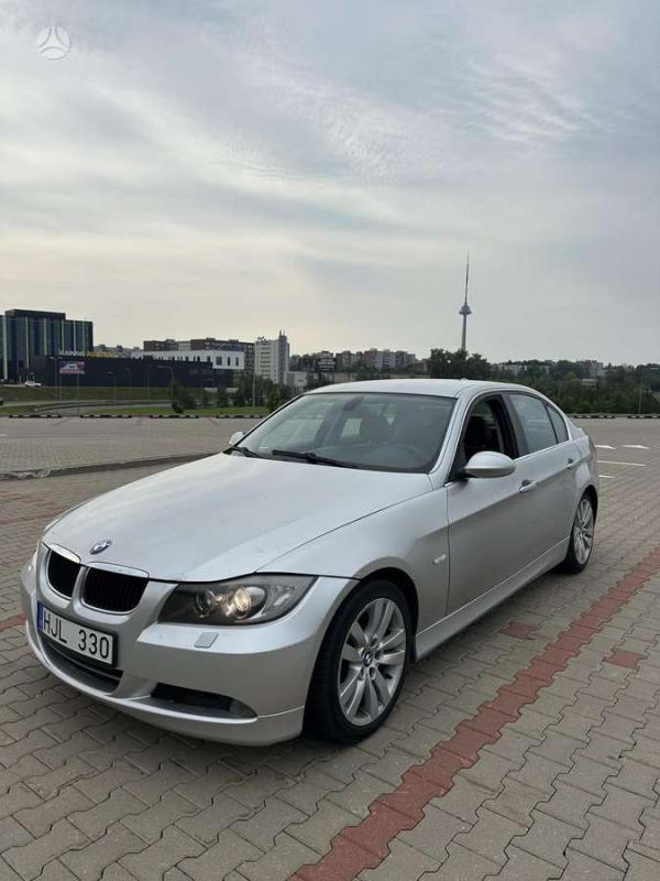Grey BMW 330 2007 in Vilnius, with an engine capacity of 3.00 L and mileage of 442 thousand km for 3000 €, photo 1 on AUTOMOTO.COM.LV