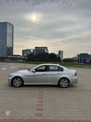 Grey BMW 330 2007 in Vilnius, with an engine capacity of 3.00 L and mileage of 442 thousand km for 3000 €, photo 5 on AUTOMOTO.COM.LV