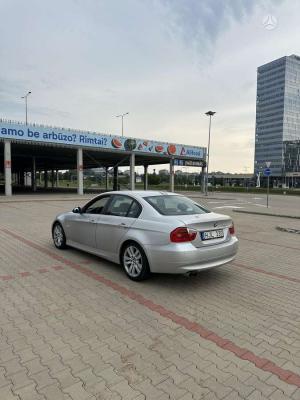 Grey BMW 330 2007 in Vilnius, with an engine capacity of 3.00 L and mileage of 442 thousand km for 3000 €, photo 6 on AUTOMOTO.COM.LV