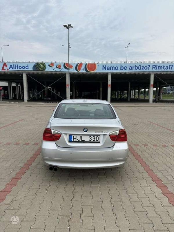 Grey BMW 330 2007 in Vilnius, with an engine capacity of 3.00 L and mileage of 442 thousand km for 3000 €, photo 6 on AUTOMOTO.COM.LV