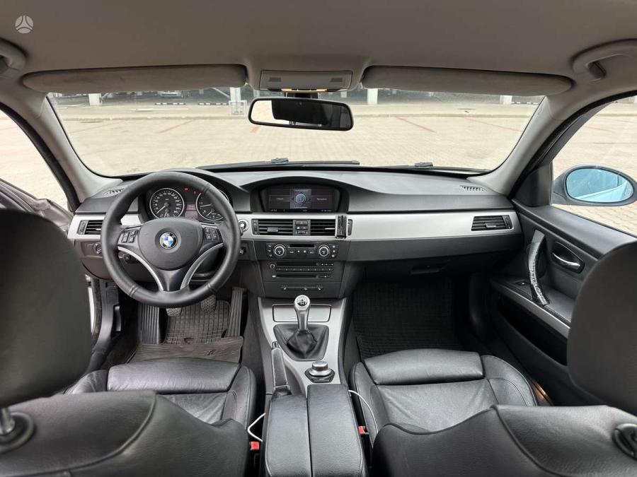 Grey BMW 330 2007 in Vilnius, with an engine capacity of 3.00 L and mileage of 442 thousand km for 3000 €, photo 13 on AUTOMOTO.COM.LV