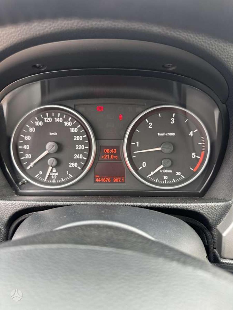 Grey BMW 330 2007 in Vilnius, with an engine capacity of 3.00 L and mileage of 442 thousand km for 3000 €, photo 14 on AUTOMOTO.COM.LV
