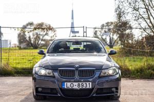 Grey BMW 330 2007 in Riga, with an engine capacity of 3.00 L and mileage of 388 thousand km for 5990 €, photo 4 on AUTOMOTO.COM.LV