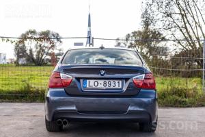 Grey BMW 330 2007 in Riga, with an engine capacity of 3.00 L and mileage of 388 thousand km for 5990 €, photo 9 on AUTOMOTO.COM.LV