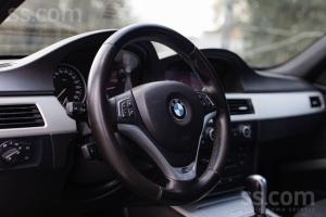 Grey BMW 330 2007 in Riga, with an engine capacity of 3.00 L and mileage of 388 thousand km for 5990 €, photo 16 on AUTOMOTO.COM.LV