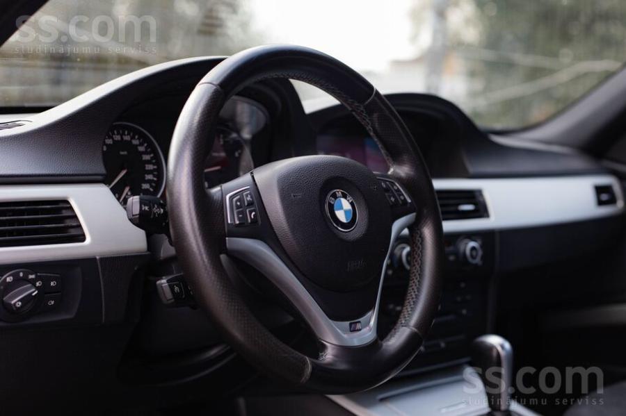 Grey BMW 330 2007 in Riga, with an engine capacity of 3.00 L and mileage of 388 thousand km for 5990 €, photo 16 on AUTOMOTO.COM.LV