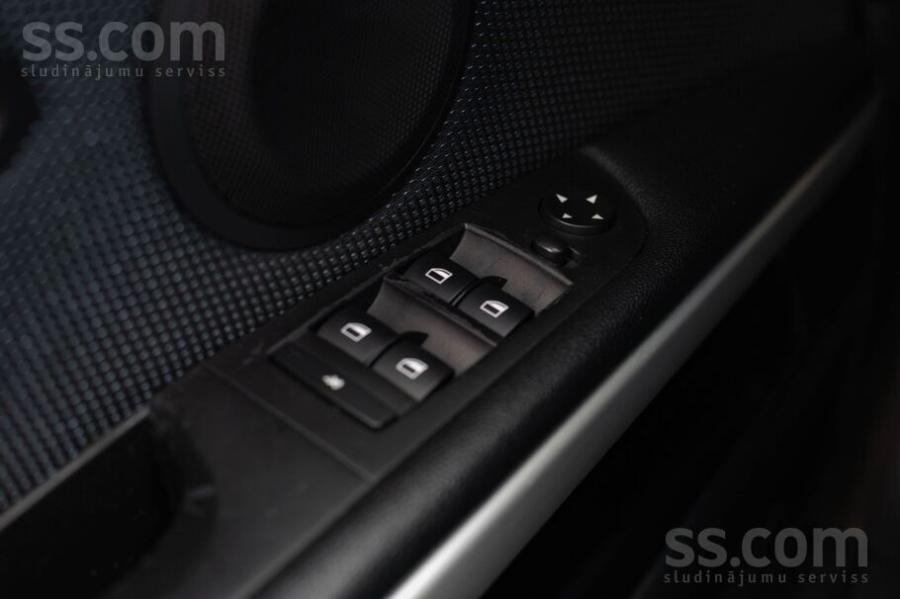Grey BMW 330 2007 in Riga, with an engine capacity of 3.00 L and mileage of 388 thousand km for 5990 €, photo 17 on AUTOMOTO.COM.LV