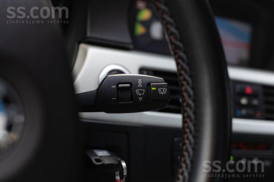 Grey BMW 330 2007 in Riga, with an engine capacity of 3.00 L and mileage of 388 thousand km for 5990 €, photo 21 on AUTOMOTO.COM.LV