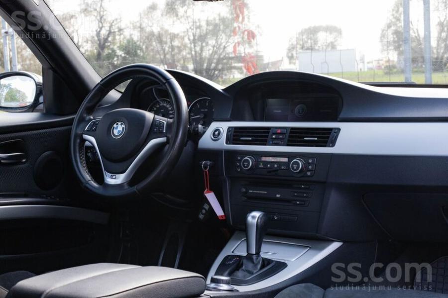 Grey BMW 330 2007 in Riga, with an engine capacity of 3.00 L and mileage of 388 thousand km for 5990 €, photo 31 on AUTOMOTO.COM.LV