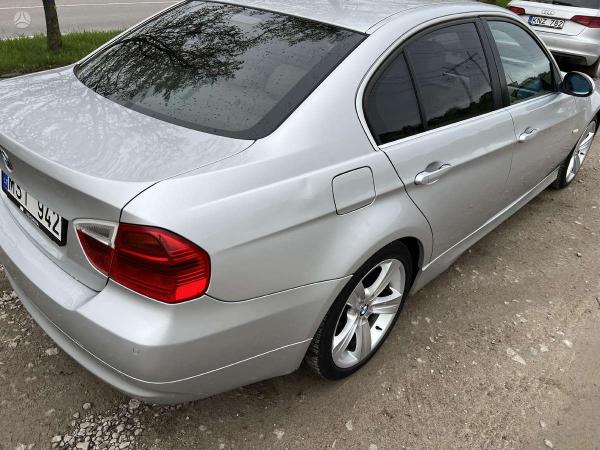 Grey BMW 330 2008 in Siauliai, with an engine capacity of 2.99 L and mileage of 339 thousand km for 3500 €, photo 8 on AUTOMOTO.COM.LV