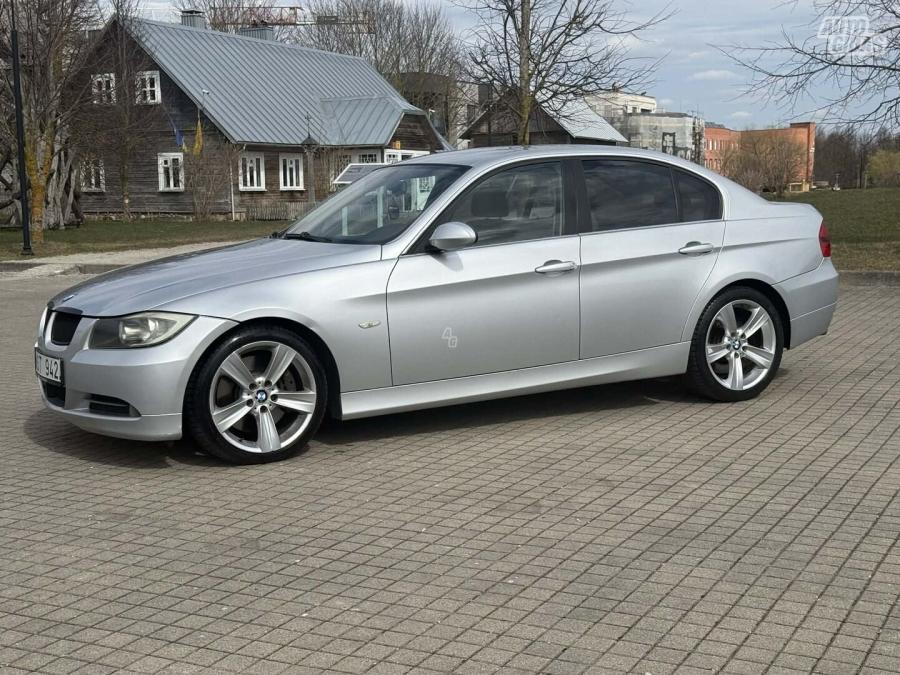 Grey BMW 330 2008 in Siauliai, with an engine capacity of 3.00 L and mileage of 310 thousand km for 3700 €, photo 1 on AUTOMOTO.COM.LV