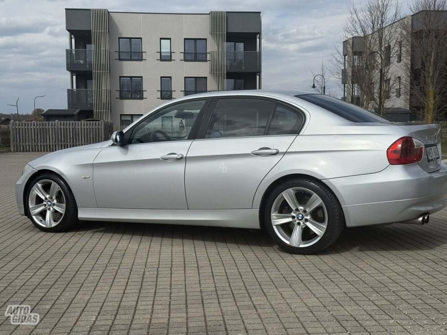 Grey BMW 330 2008 in Siauliai, with an engine capacity of 3.00 L and mileage of 310 thousand km for 3700 €, photo 4 on AUTOMOTO.COM.LV