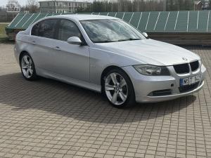 Grey BMW 330 2008 in Siauliai, with an engine capacity of 3.00 L and mileage of 310 thousand km for 3700 €, photo 9 on AUTOMOTO.COM.LV