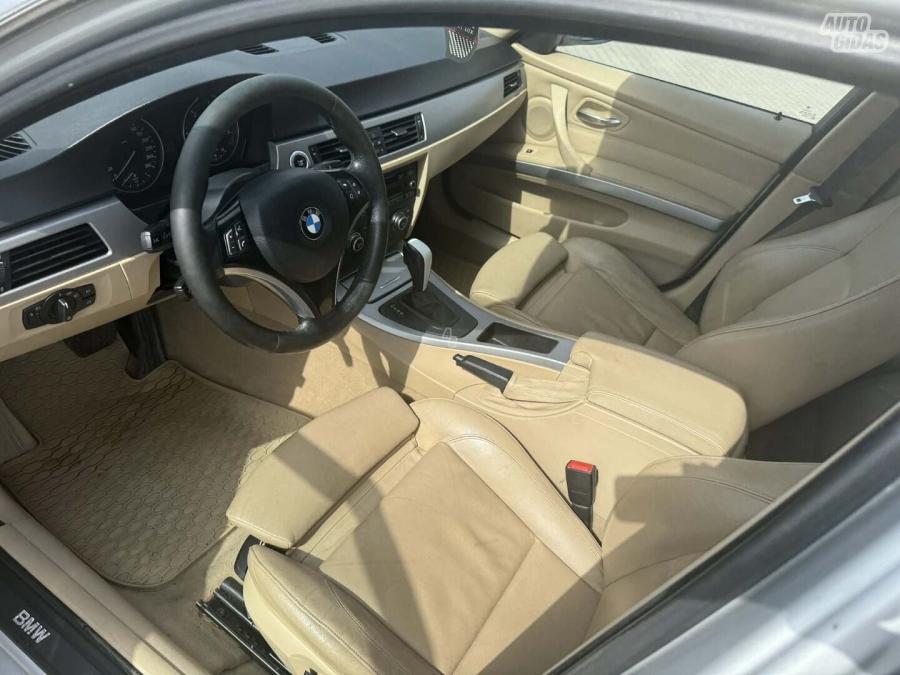 Grey BMW 330 2008 in Siauliai, with an engine capacity of 3.00 L and mileage of 310 thousand km for 3700 €, photo 15 on AUTOMOTO.COM.LV