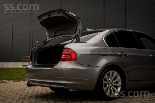 Grey BMW 330 2009 in Riga, with an engine capacity of 3.00 L and mileage of 288 thousand km for 6490 €, photo 11 on AUTOMOTO.COM.LV