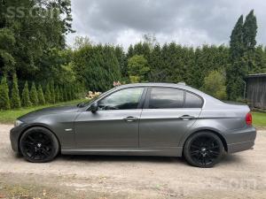 Pelēks BMW 330 2010 Jelgava, ar dzinēja tilpumu 3.00 L un nobraukumu 231 tūkst. km par 7500 €, foto 4 vietnē AUTOMOTO.COM.LV