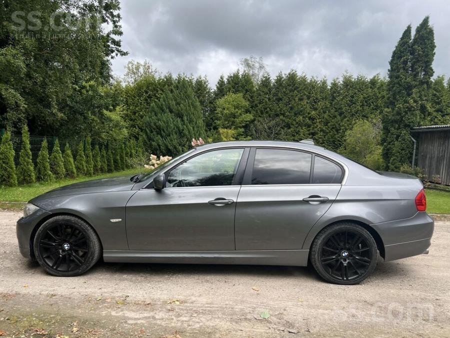 Pelēks BMW 330 2010 Jelgava, ar dzinēja tilpumu 3.00 L un nobraukumu 231 tūkst. km par 7500 €, foto 4 vietnē AUTOMOTO.COM.LV