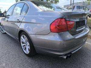 Grey BMW 330 2011 in Marijampole, with an engine capacity of 3.00 L and mileage of 365 thousand km for 5650 €, photo 6 on AUTOMOTO.COM.LV
