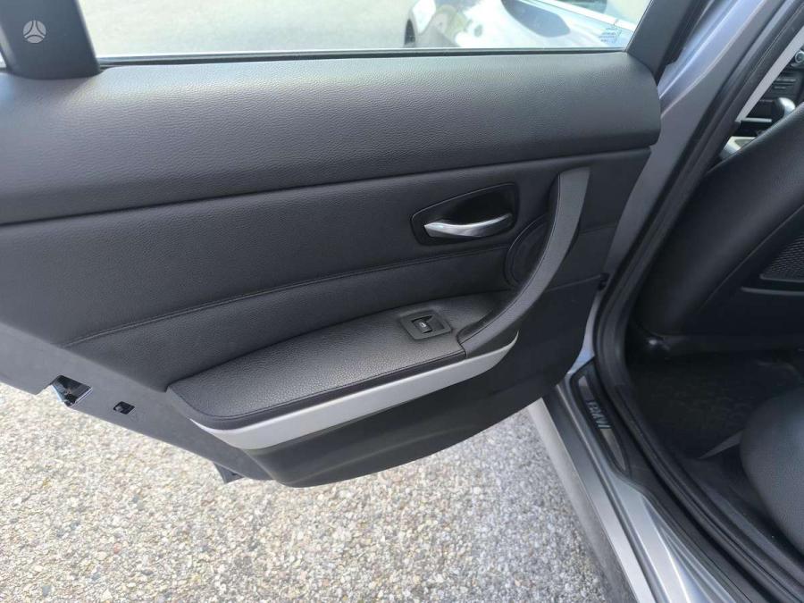 Grey BMW 330 2011 in Marijampole, with an engine capacity of 3.00 L and mileage of 365 thousand km for 5650 €, photo 8 on AUTOMOTO.COM.LV