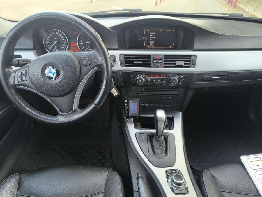 Grey BMW 330 2011 in Marijampole, with an engine capacity of 3.00 L and mileage of 365 thousand km for 5650 €, photo 12 on AUTOMOTO.COM.LV