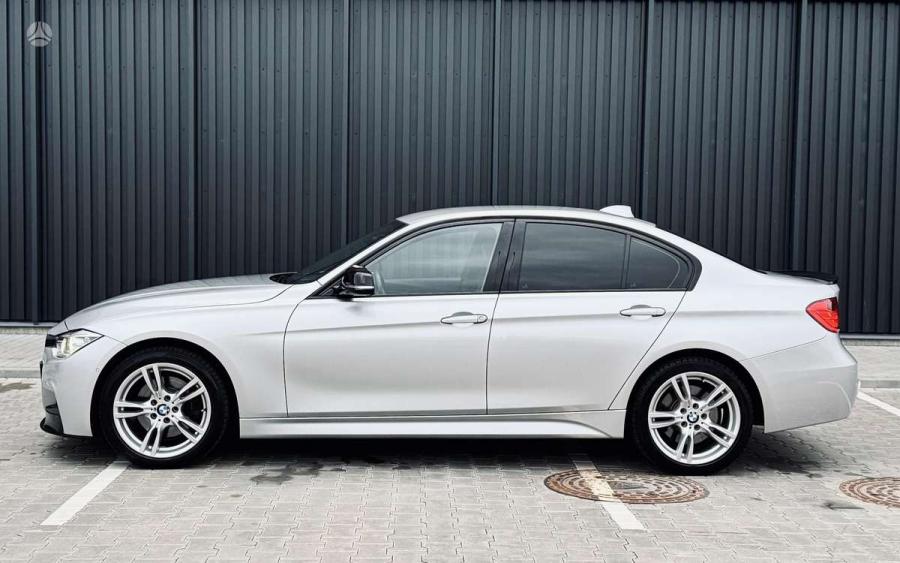Grey BMW 330 2013 in Kaunas, with an engine capacity of 2.99 L and mileage of 232 thousand km for 12900 €, photo 6 on AUTOMOTO.COM.LV