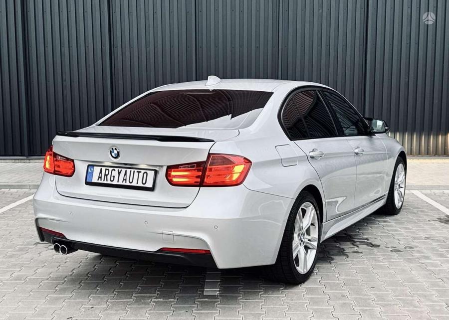 Grey BMW 330 2013 in Kaunas, with an engine capacity of 2.99 L and mileage of 232 thousand km for 12900 €, photo 9 on AUTOMOTO.COM.LV