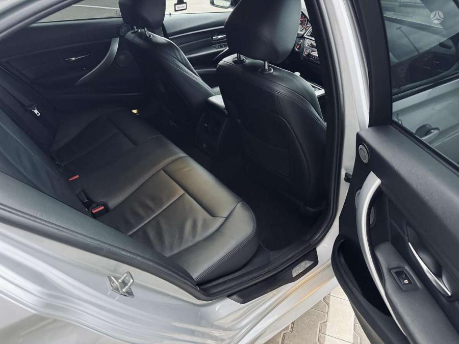 Grey BMW 330 2013 in Kaunas, with an engine capacity of 2.99 L and mileage of 232 thousand km for 12900 €, photo 16 on AUTOMOTO.COM.LV