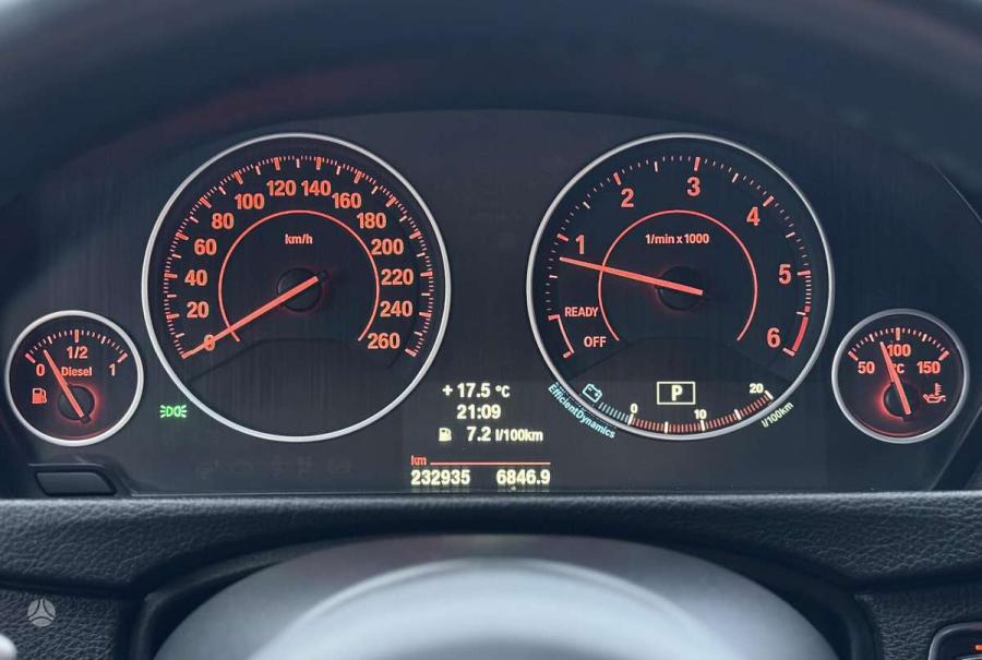 Grey BMW 330 2013 in Kaunas, with an engine capacity of 2.99 L and mileage of 232 thousand km for 12900 €, photo 21 on AUTOMOTO.COM.LV
