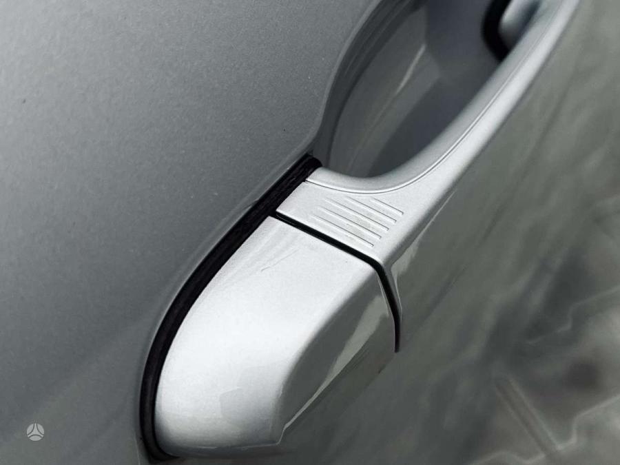Grey BMW 330 2013 in Kaunas, with an engine capacity of 2.99 L and mileage of 232 thousand km for 12900 €, photo 30 on AUTOMOTO.COM.LV