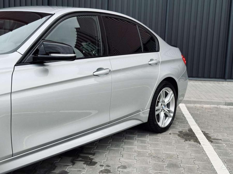 Grey BMW 330 2013 in Kaunas, with an engine capacity of 2.99 L and mileage of 232 thousand km for 12900 €, photo 38 on AUTOMOTO.COM.LV