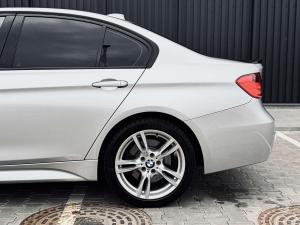 Grey BMW 330 2013 in Kaunas, with an engine capacity of 2.99 L and mileage of 232 thousand km for 12900 €, photo 43 on AUTOMOTO.COM.LV